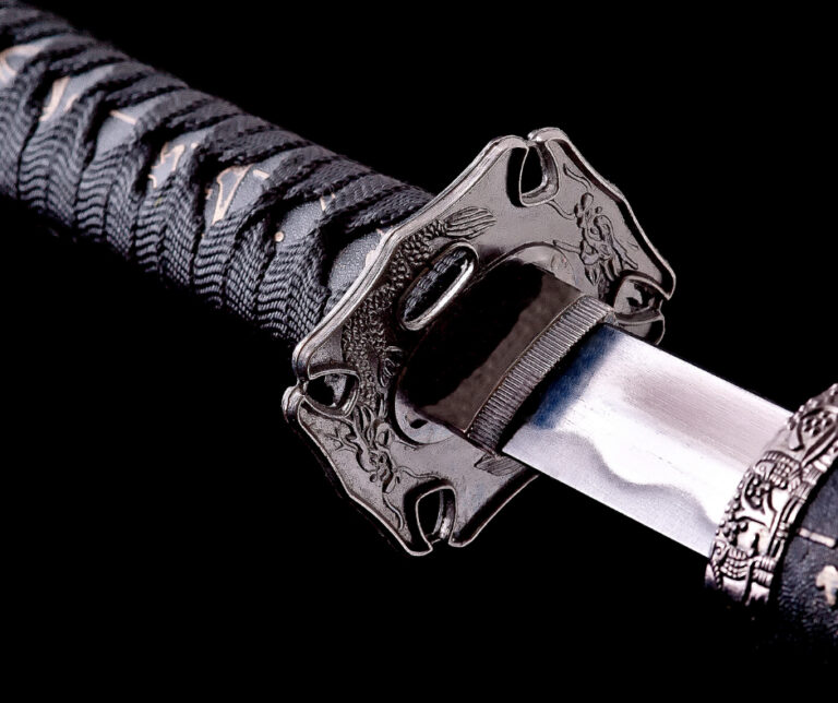 Uchigatana: storia della katana, parti e forgiatura